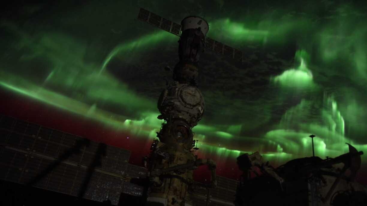 Merveilleuses aurores observées depuis l'espace, Cristoforetti : "Les ...