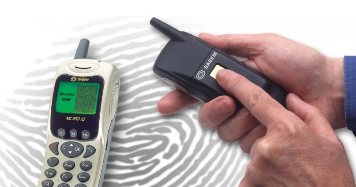 Il s'agit du Sagem MC 959 ID, le premier téléphone mobile au monde doté ...