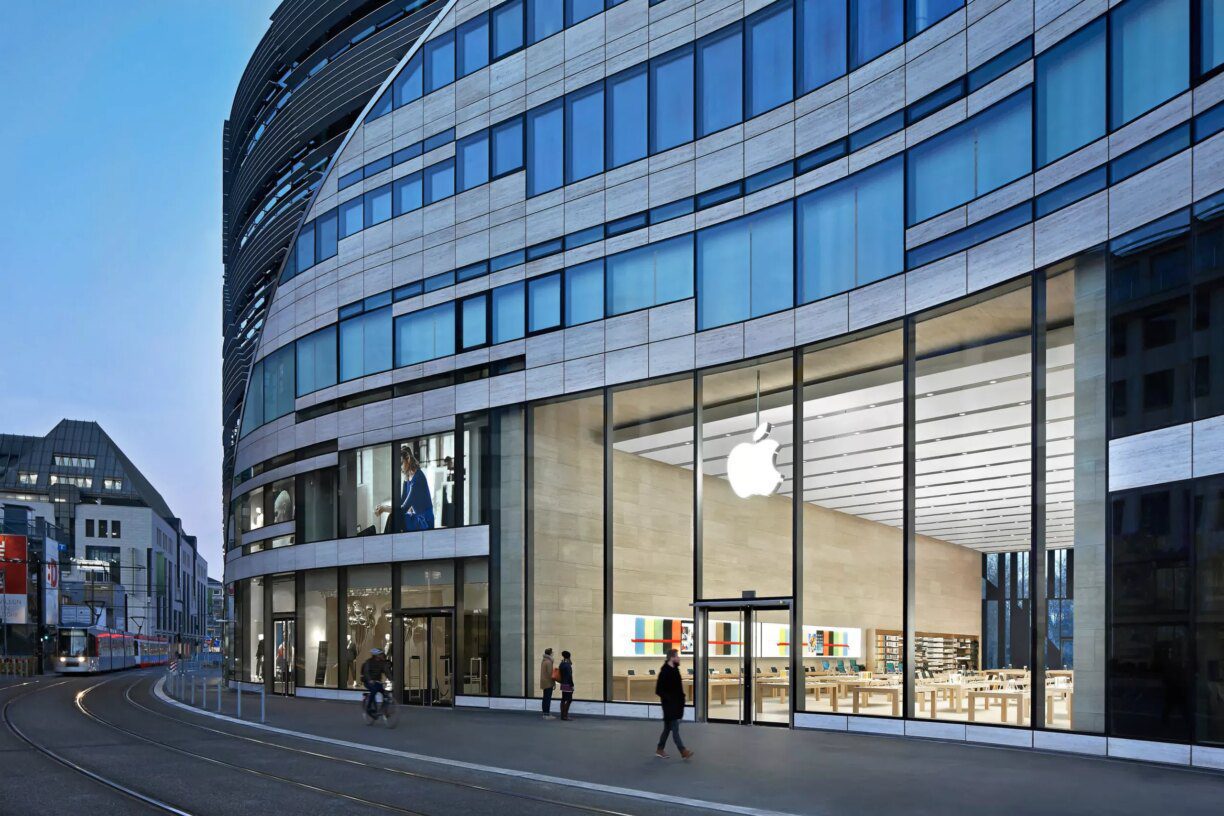 Apple mettra officiellement en œuvre le chargement latéral en Europe ce ...