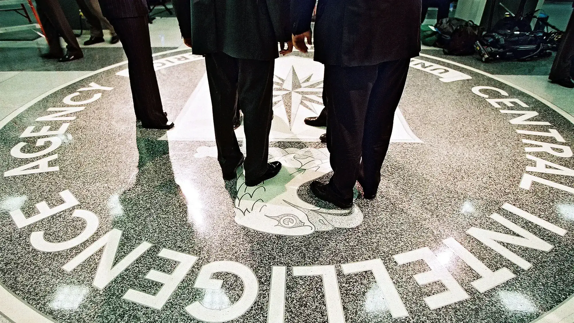 La CIA et le MI6 utilisent désormais l'IA générative pour l'espionnage ...